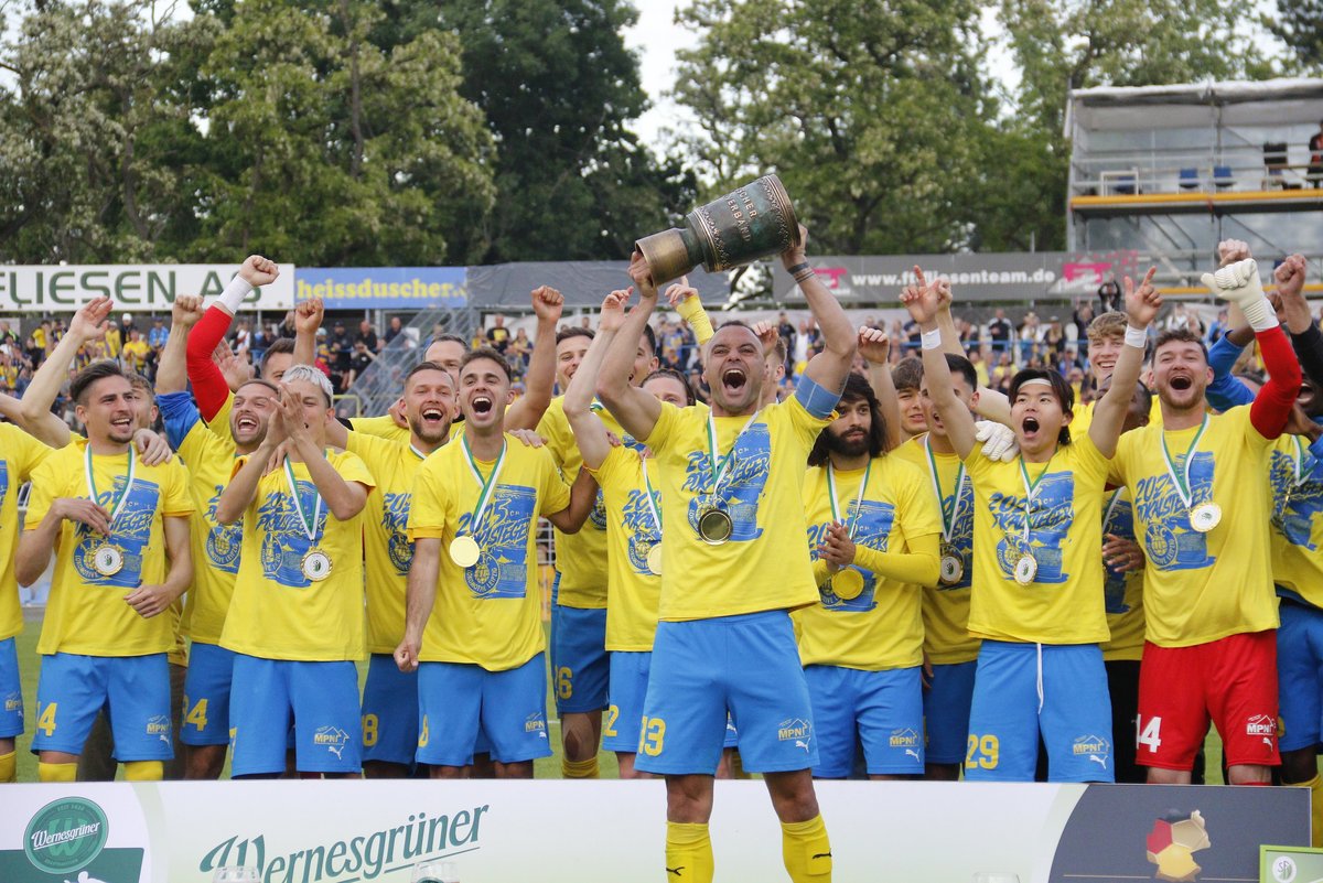 Pokalsieg nach Elfmeterkrimi! | Lokomotive Leipzig